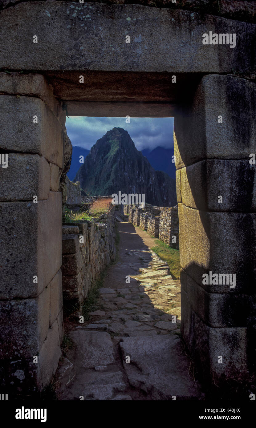 Gateway to the inca trail hi-res stock photography and images - Alamy