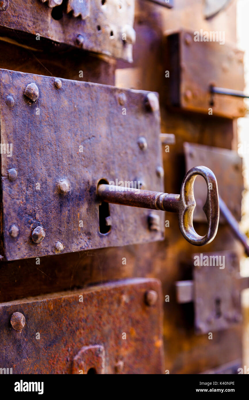 Medieval lock and key hi-res stock photography and images - Alamy