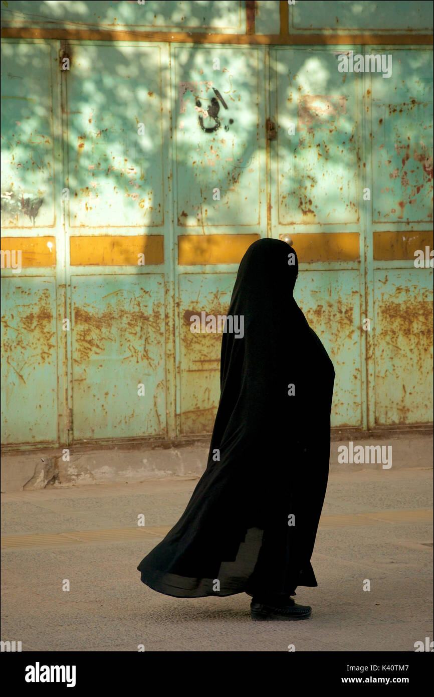 Chador hi-res stock photography and images - Alamy