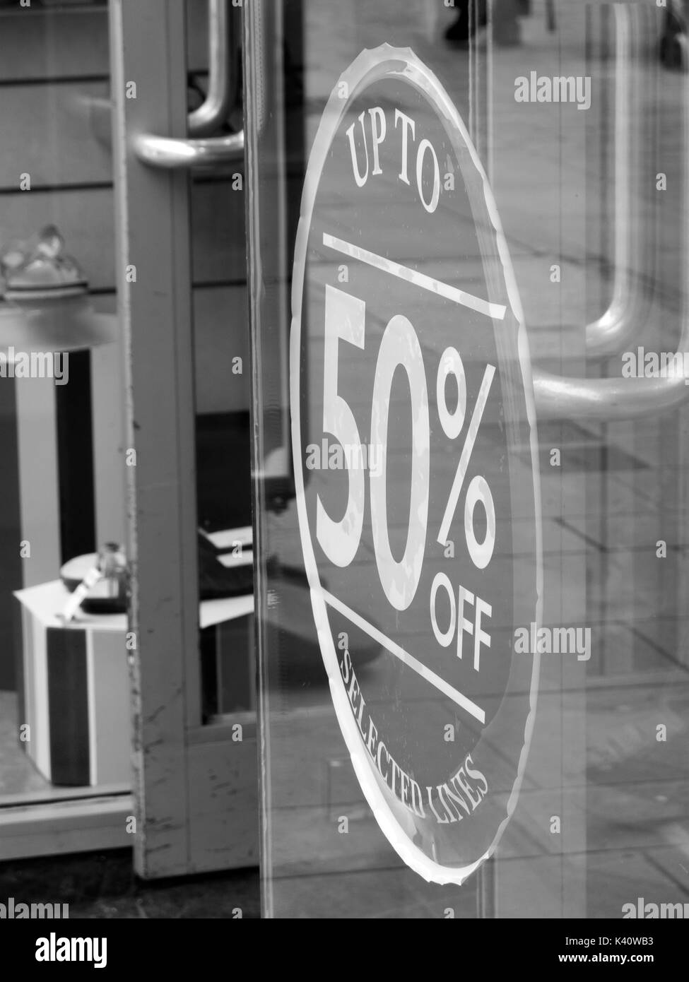 For sale advertisement advert sign Black and White Stock Photos ...