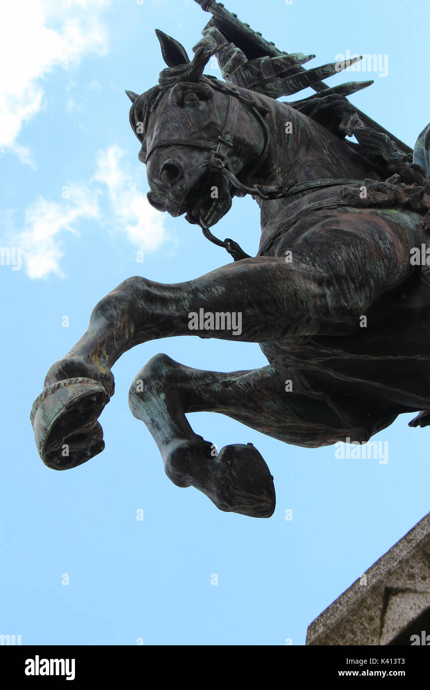 William the conqueror statue hi-res stock photography and images - Alamy