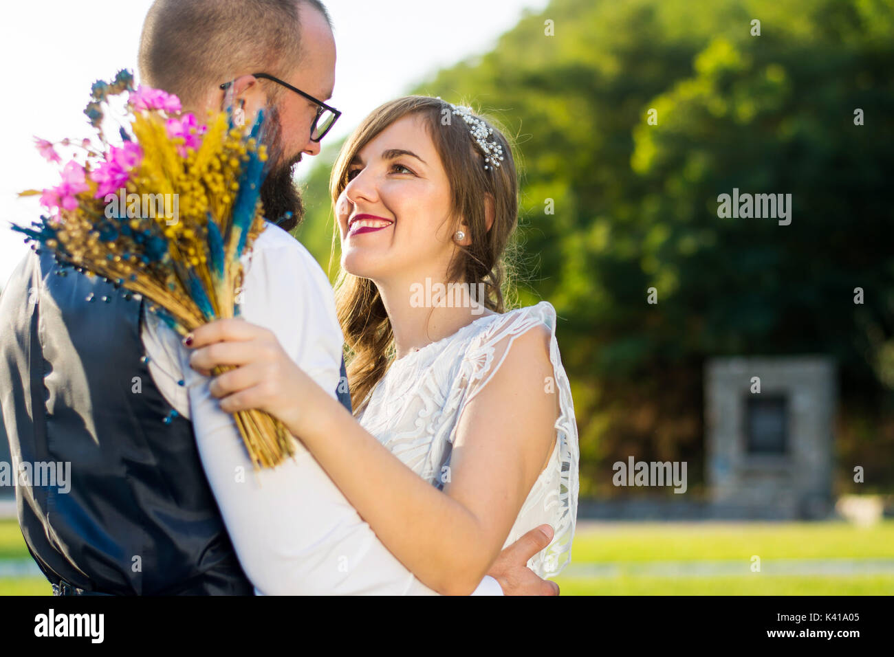 Beautiful bride and groom hi-res stock photography and images - Alamy