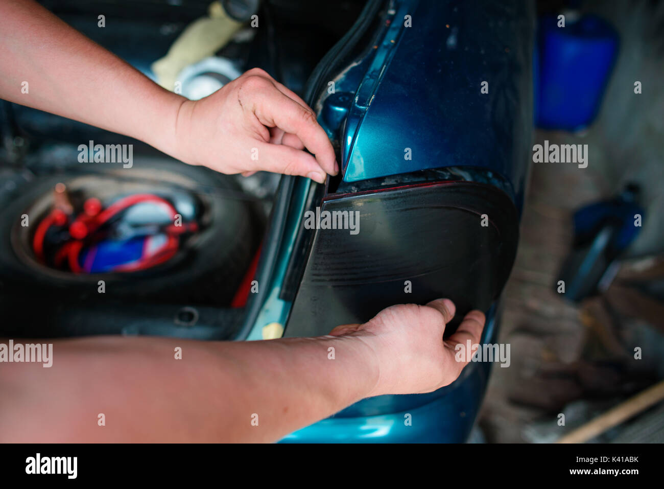 Auto machanic hi-res stock photography and images - Alamy