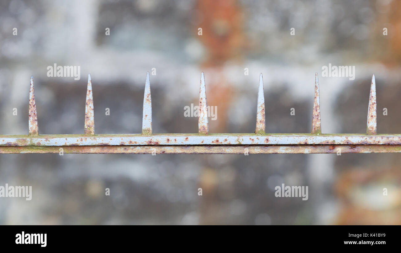 Spikey fence hi-res stock photography and images - Alamy