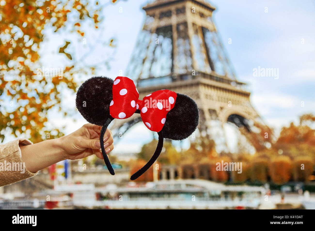 Female minnie mouse hi-res stock photography and images - Alamy
