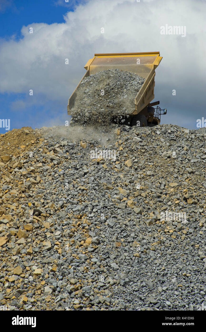 mine truck dumping Stock Photo - Alamy