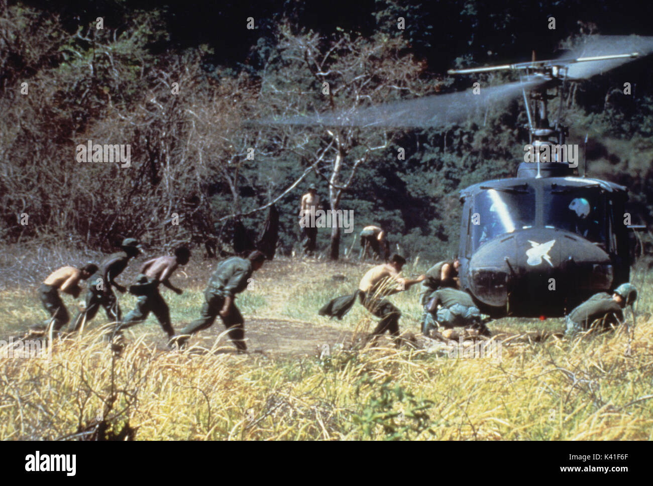 Willem Dafoe Platoon 1986 Stock Photos & Willem Dafoe Platoon 1986 ...