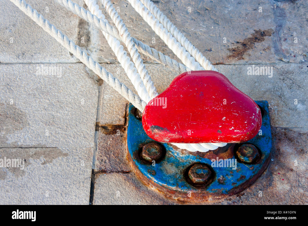Berthing ropes on pier hi-res stock photography and images - Alamy