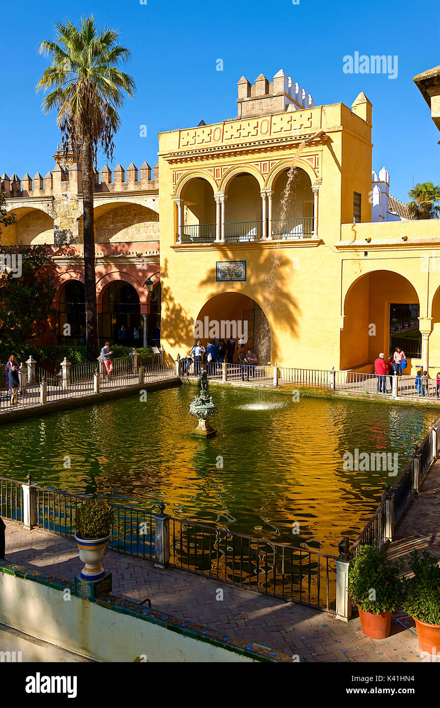 Alcazar seville exterior hi-res stock photography and images - Alamy