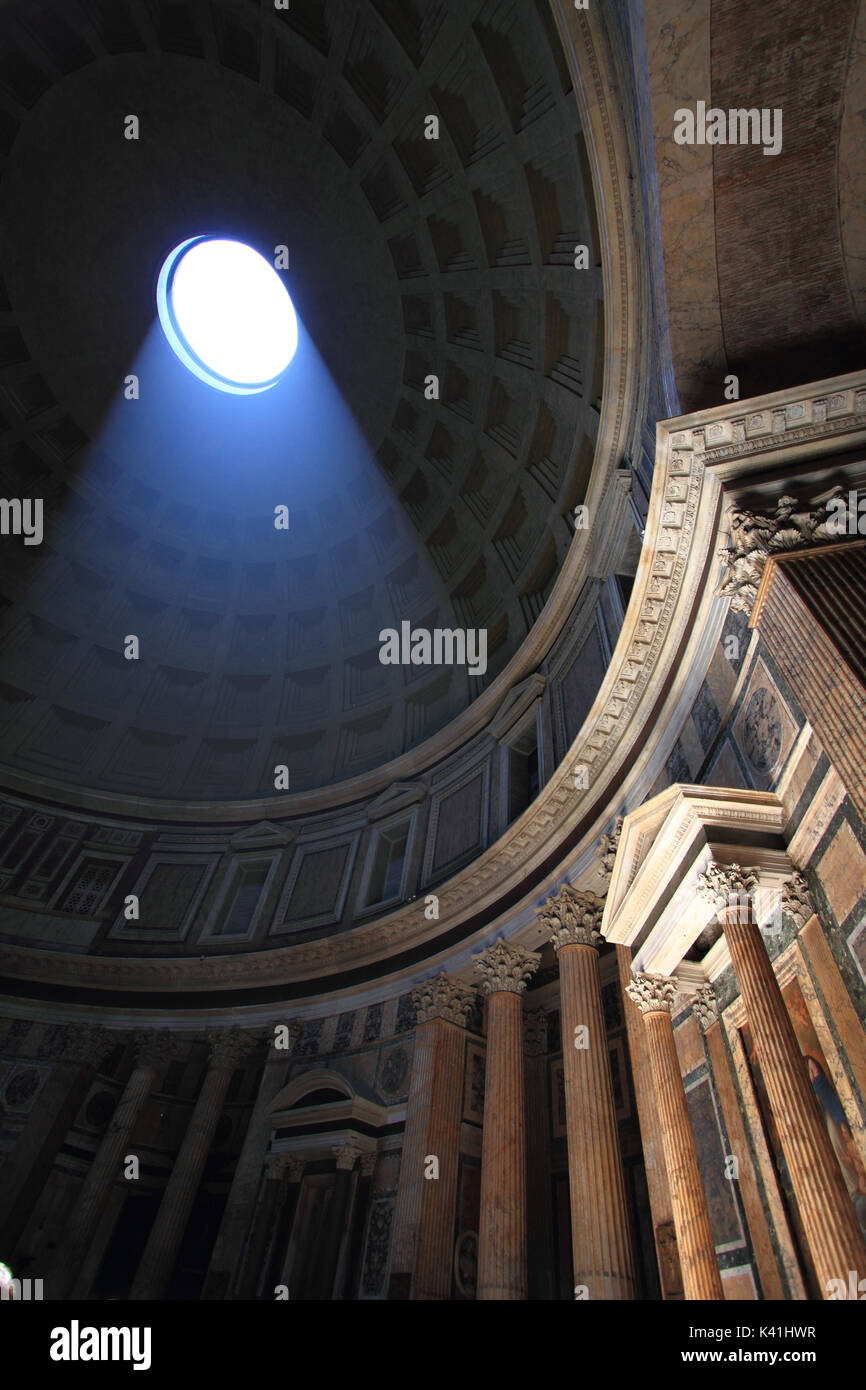 Interior view of the dome of the Pantheon in Rome, Italy Stock Photo ...