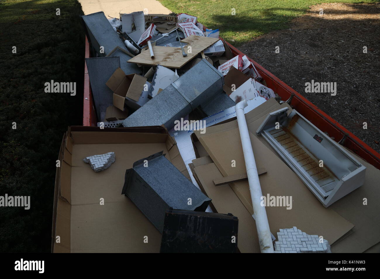Rubbish dumpster hi-res stock photography and images - Alamy