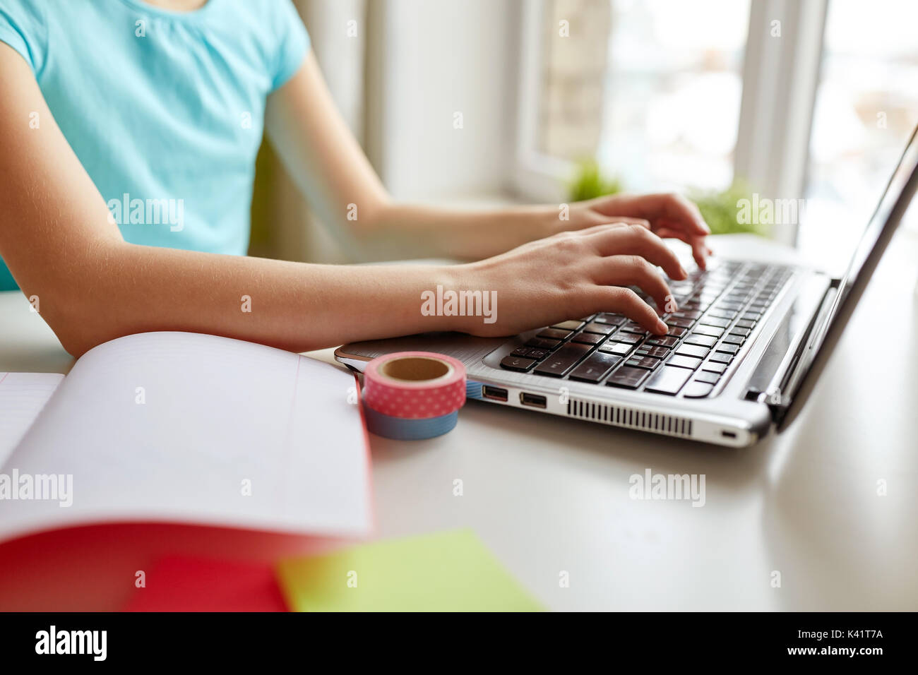 Typing student hi-res stock photography and images - Alamy