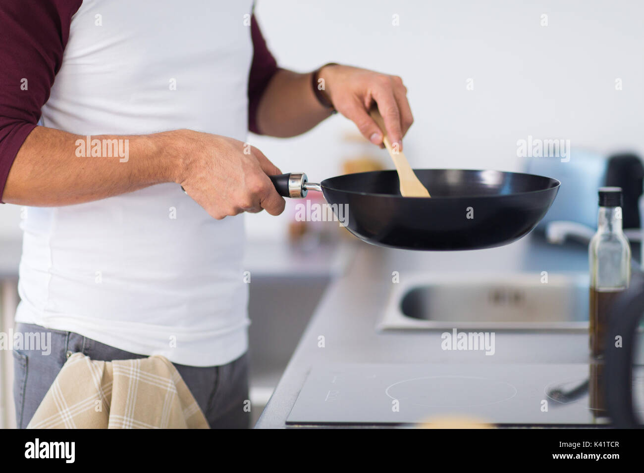 Pan cooking hi-res stock photography and images - Alamy