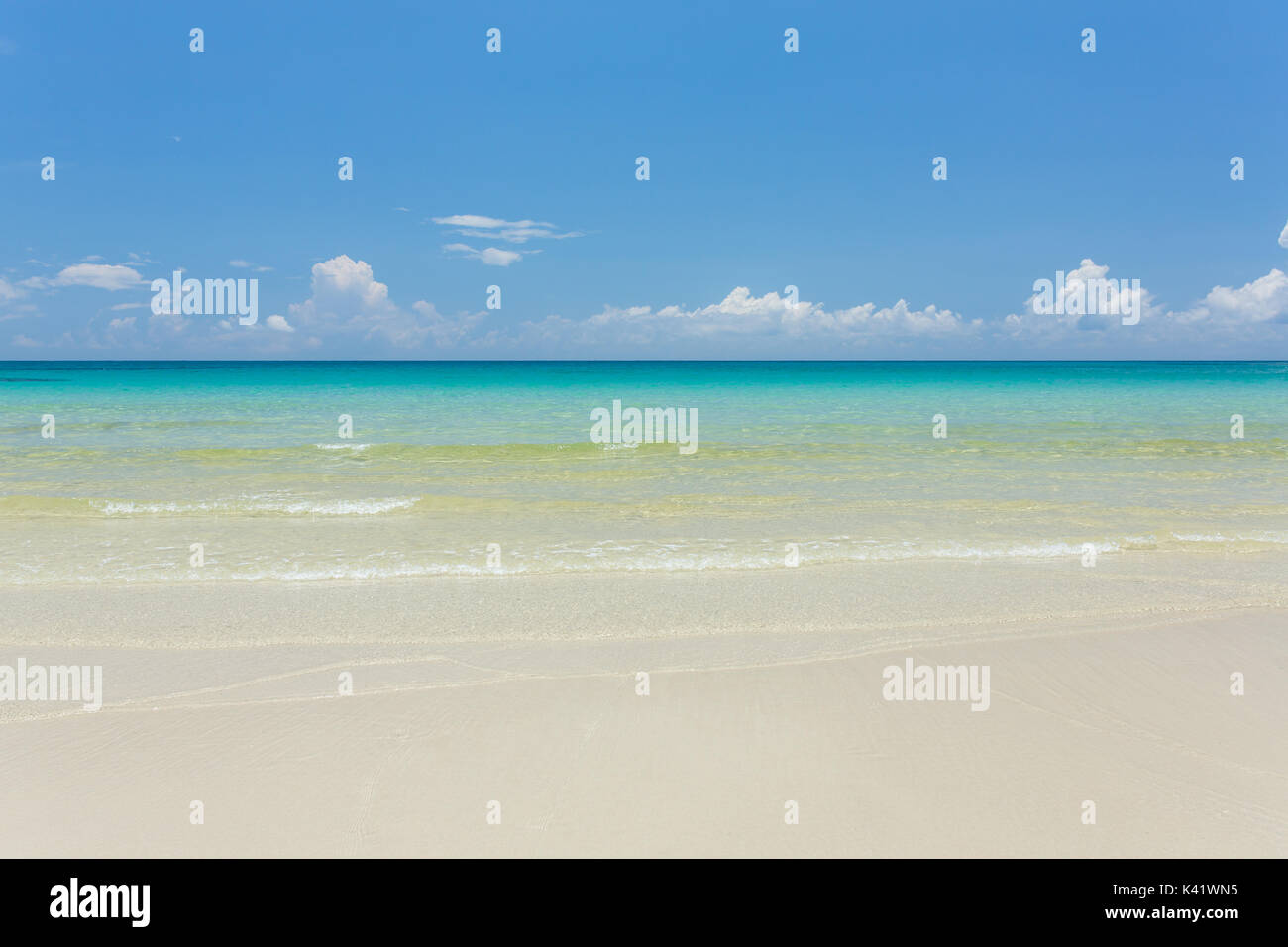 Turquoise wave sand beach hi-res stock photography and images - Alamy