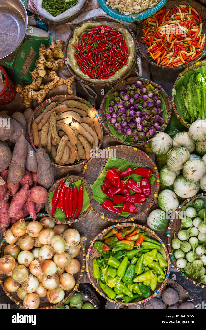 Various of vegetables at the market in Cambodia Stock Photo - Alamy