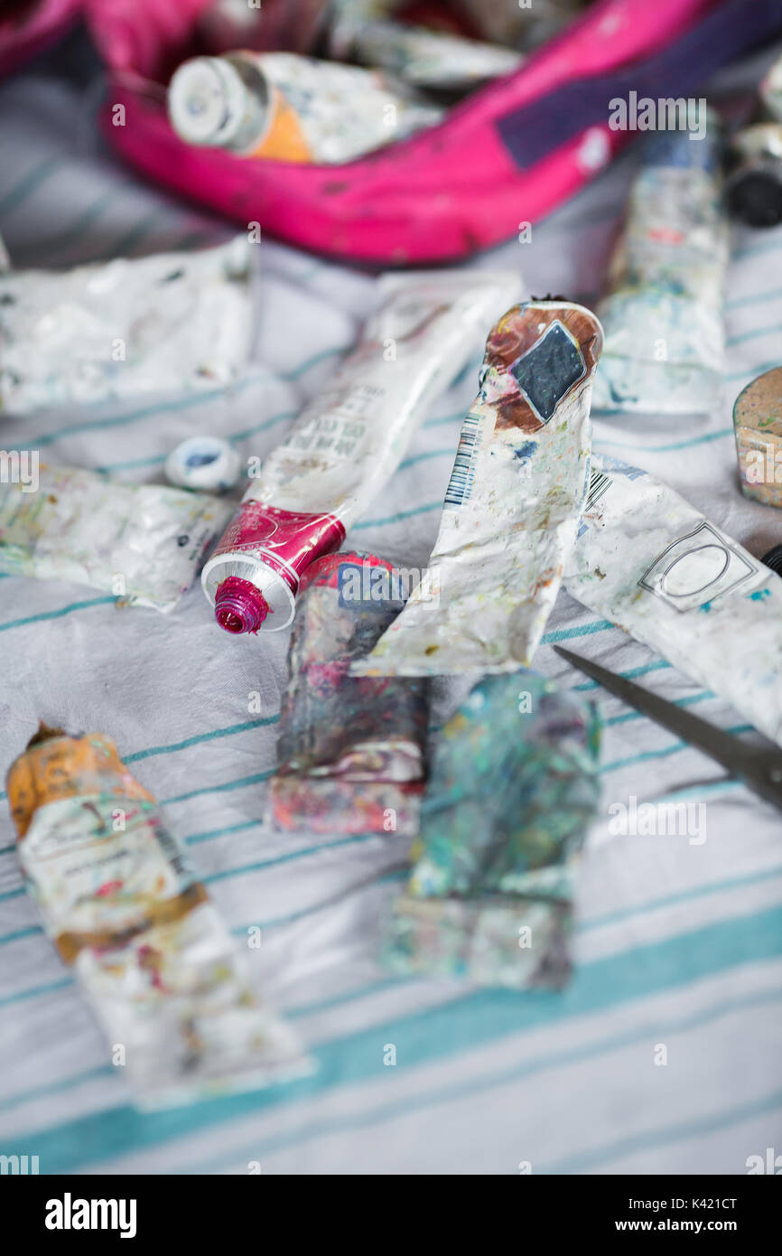 different used tubes with paints Stock Photo - Alamy
