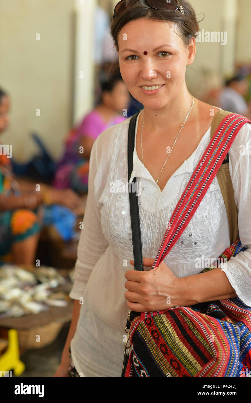 Indian model bindi hi-res stock photography and images - Alamy