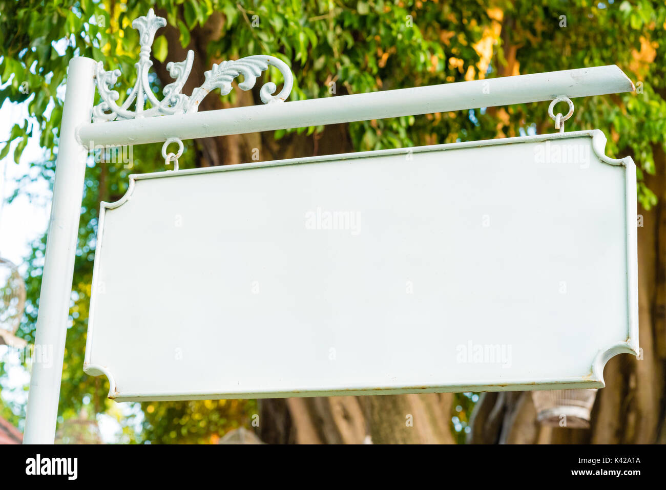 Hanging signboard hi-res stock photography and images - Alamy