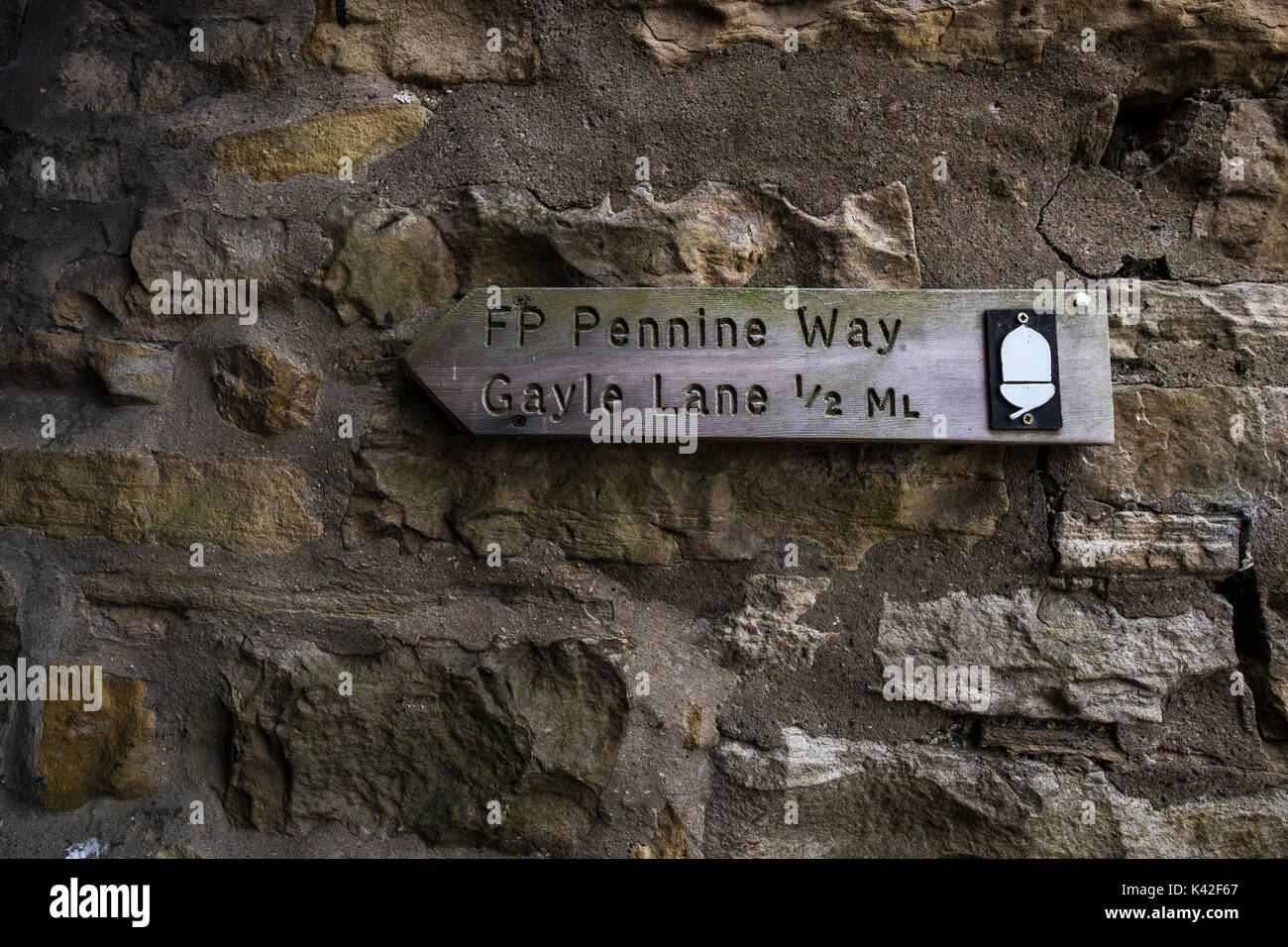 Yorkshire village signs hi-res stock photography and images - Alamy