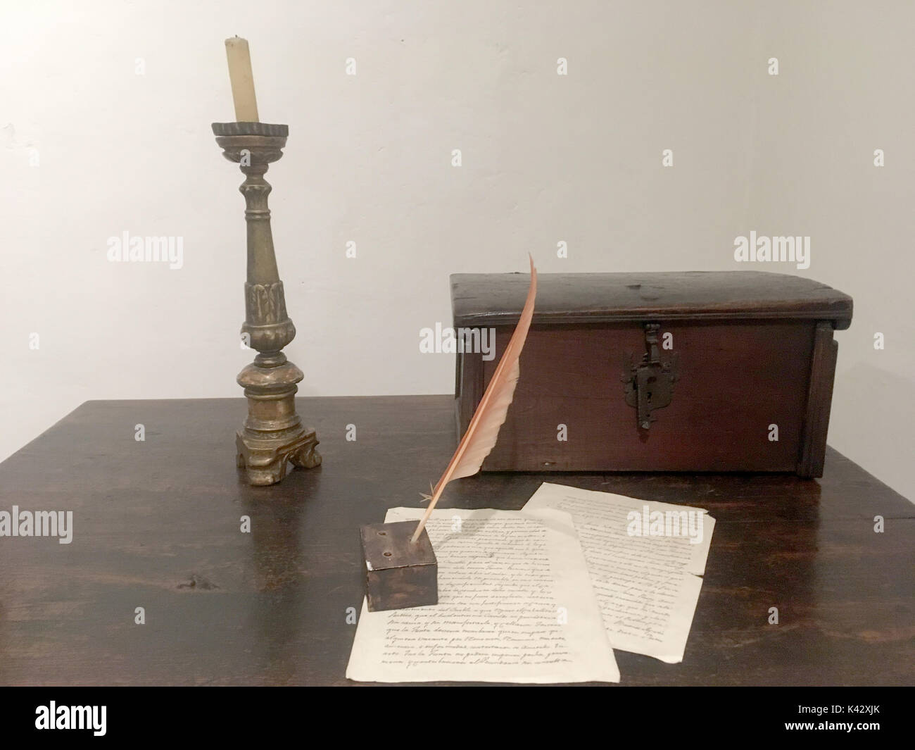 Vintage desk with a letter and ink Feather Stock Photo - Alamy