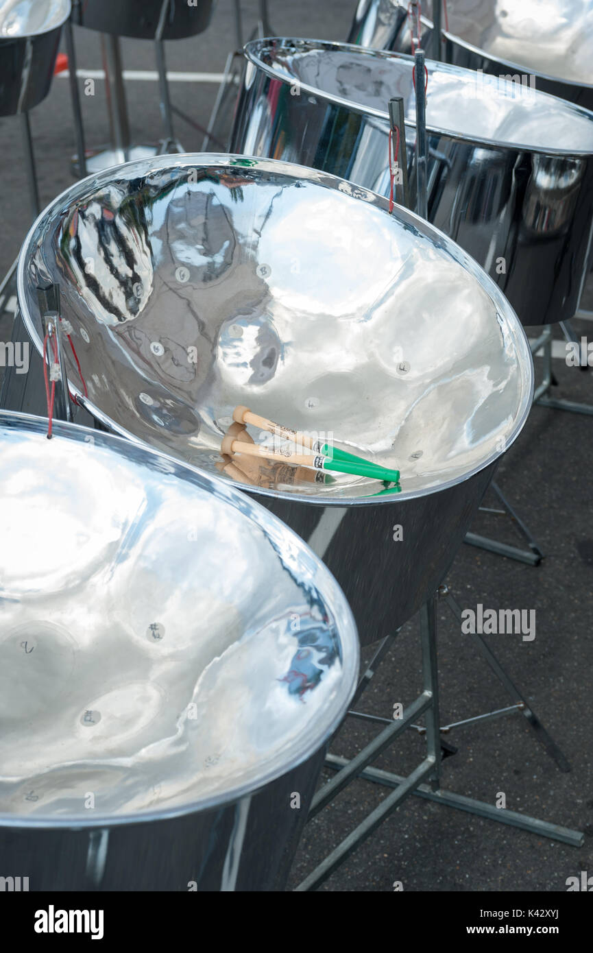 Steel drums trinidad hi-res stock photography and images - Alamy