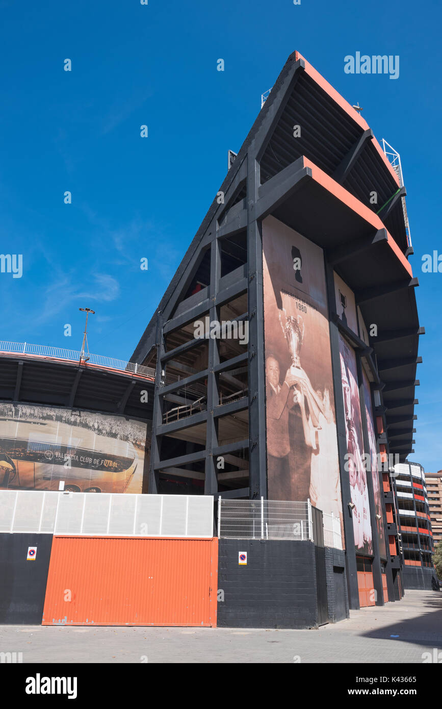 Valencia stadium hi-res stock photography and images - Alamy