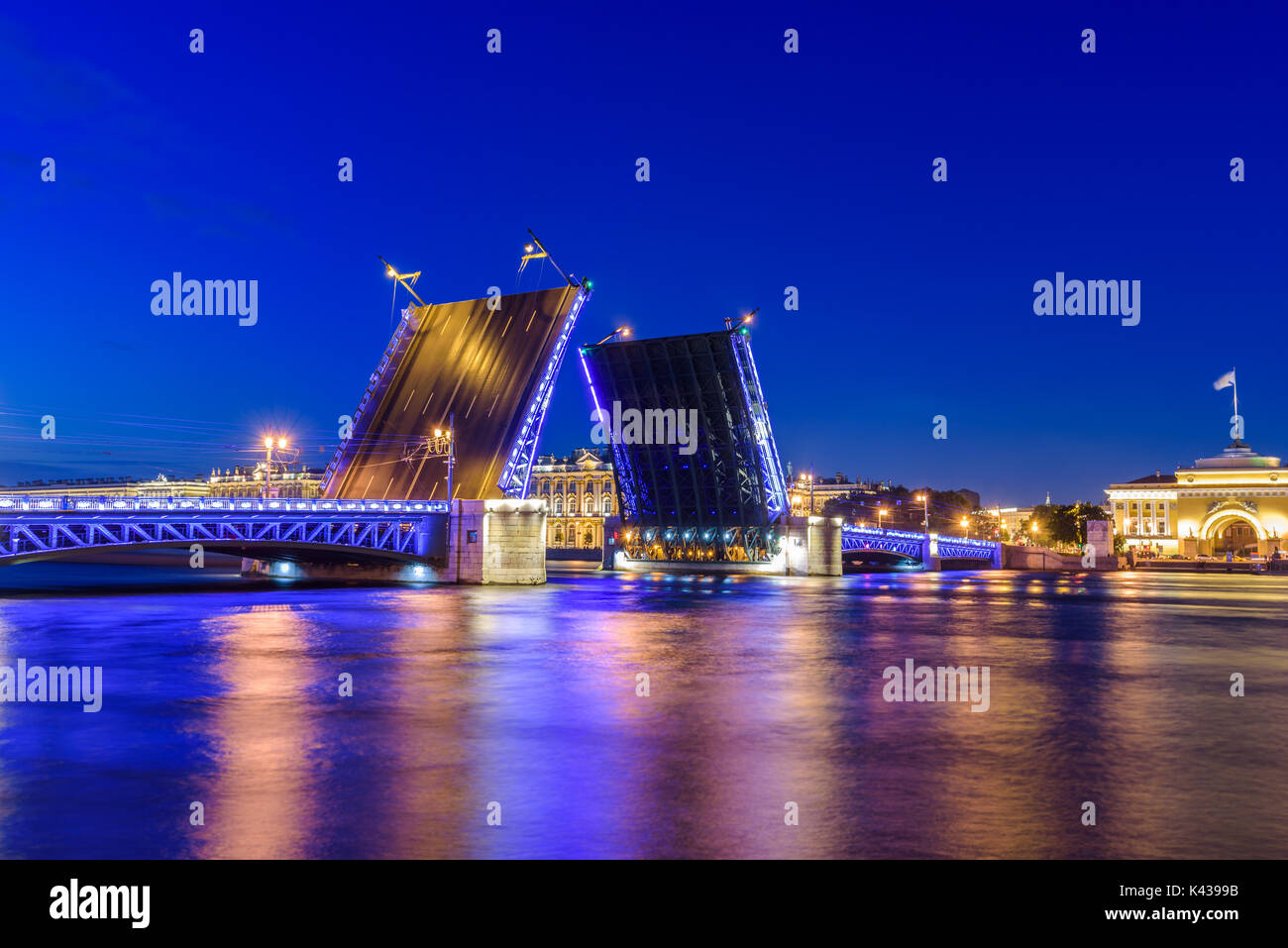 Open palace hi-res stock photography and images - Alamy