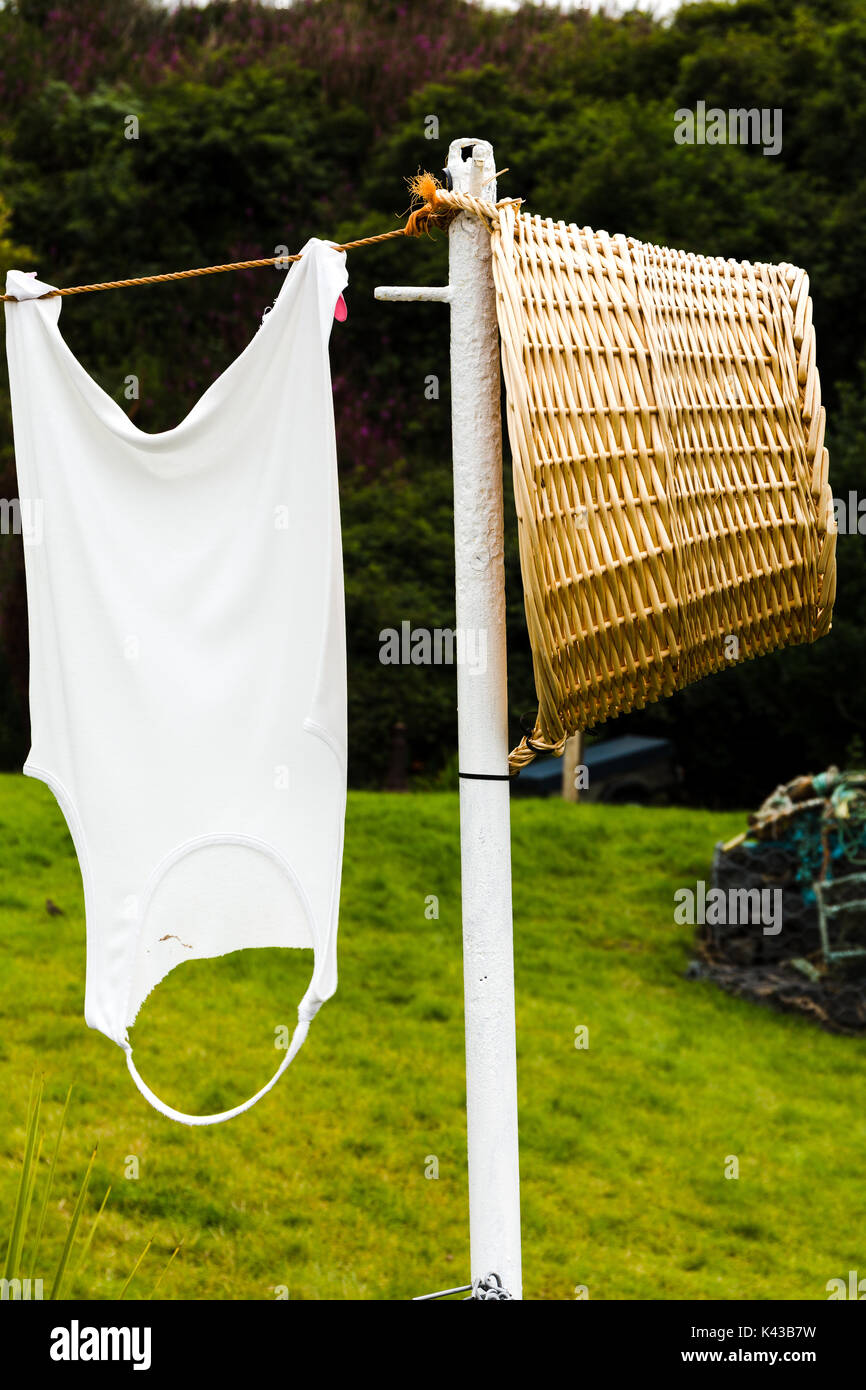 White linen washing line hi-res stock photography and images - Alamy