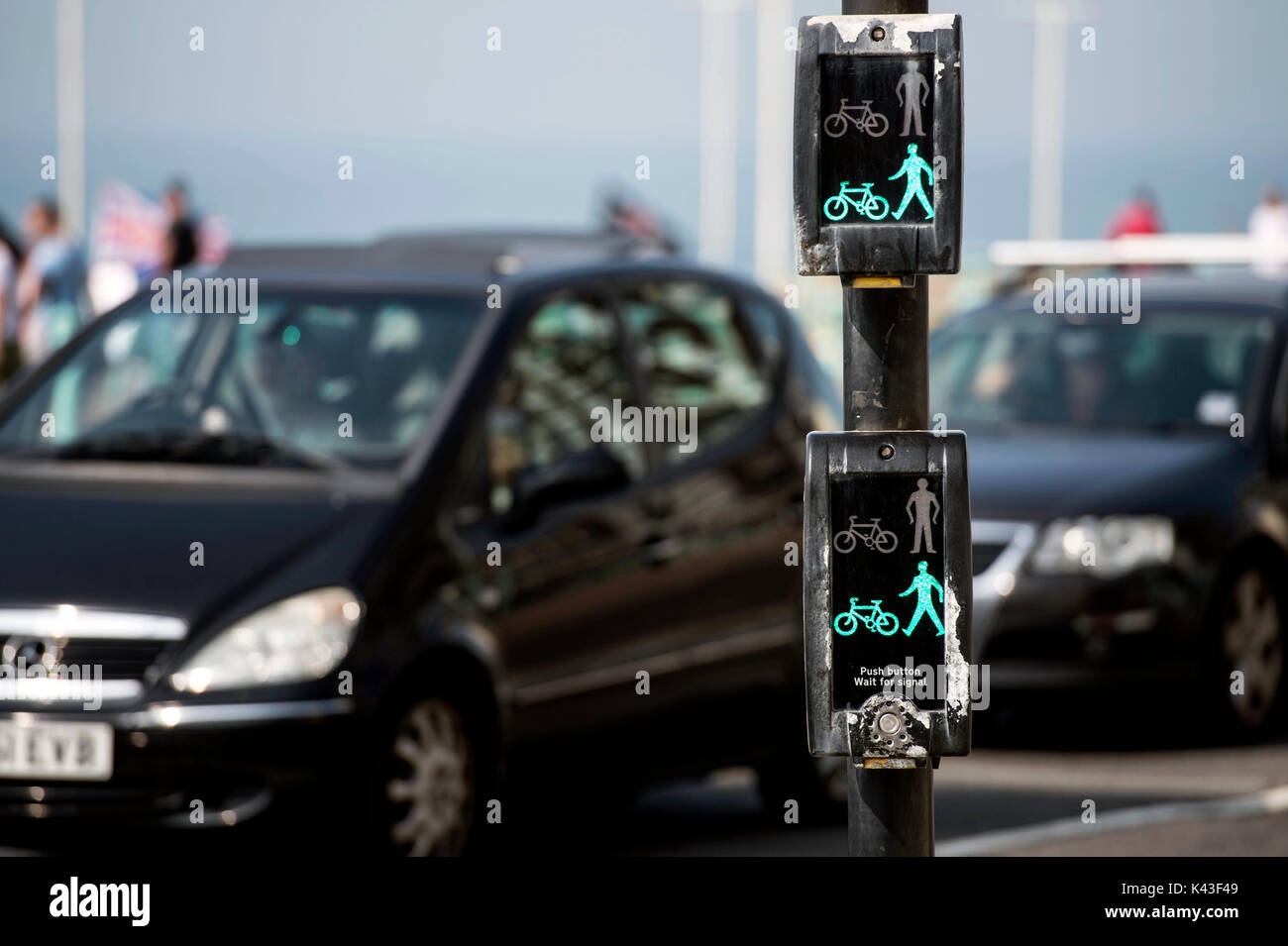 Pedestrian crossing lights hi-res stock photography and images - Alamy