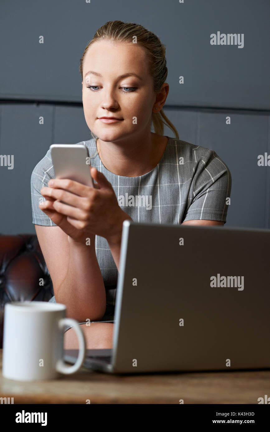 Browsing cell hi-res stock photography and images - Alamy