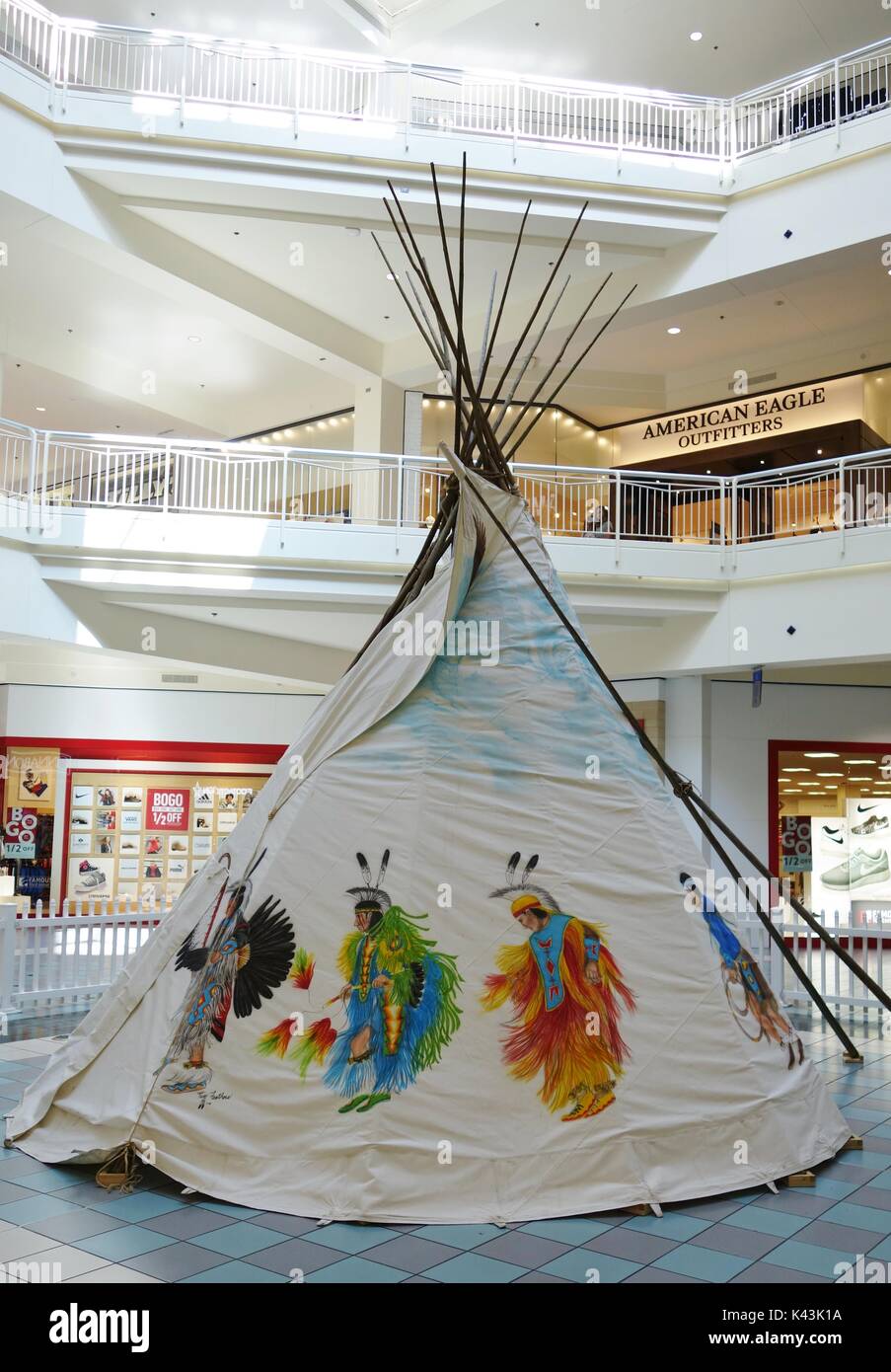 American indian teepee hi-res stock photography and images - Alamy