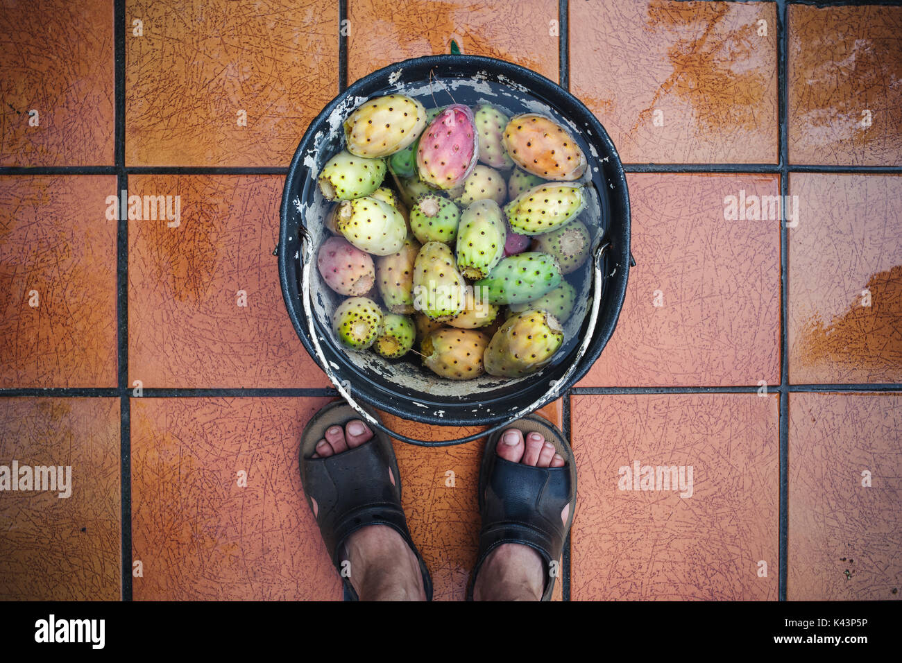 Candid feet hi-res stock photography and images - Alamy