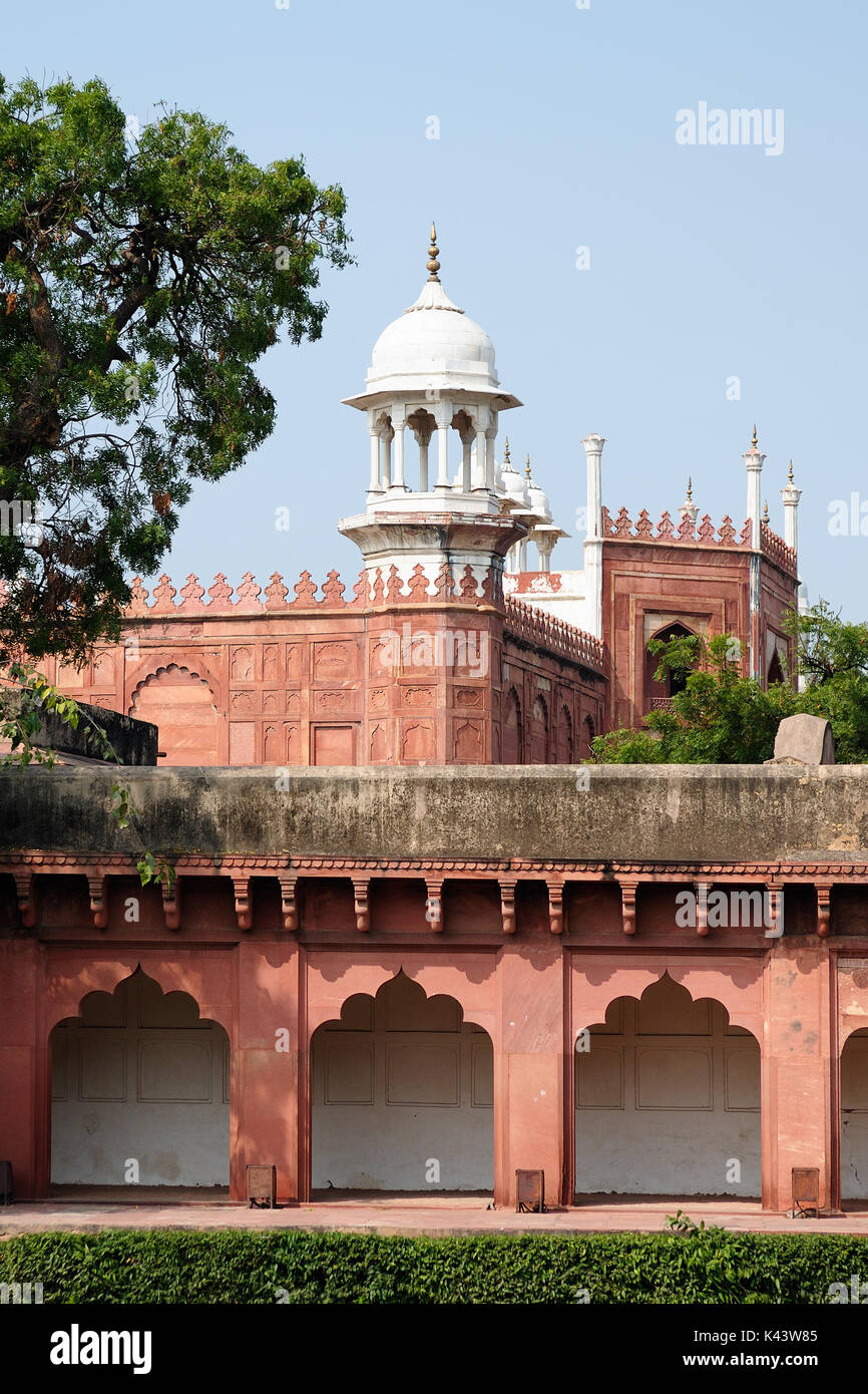 In the musamman burj at agra fort red fort hi-res stock photography and ...
