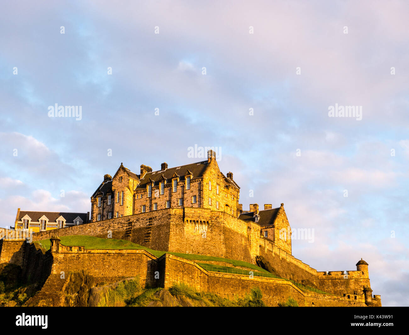 Edinburgh sunlight hi-res stock photography and images - Alamy