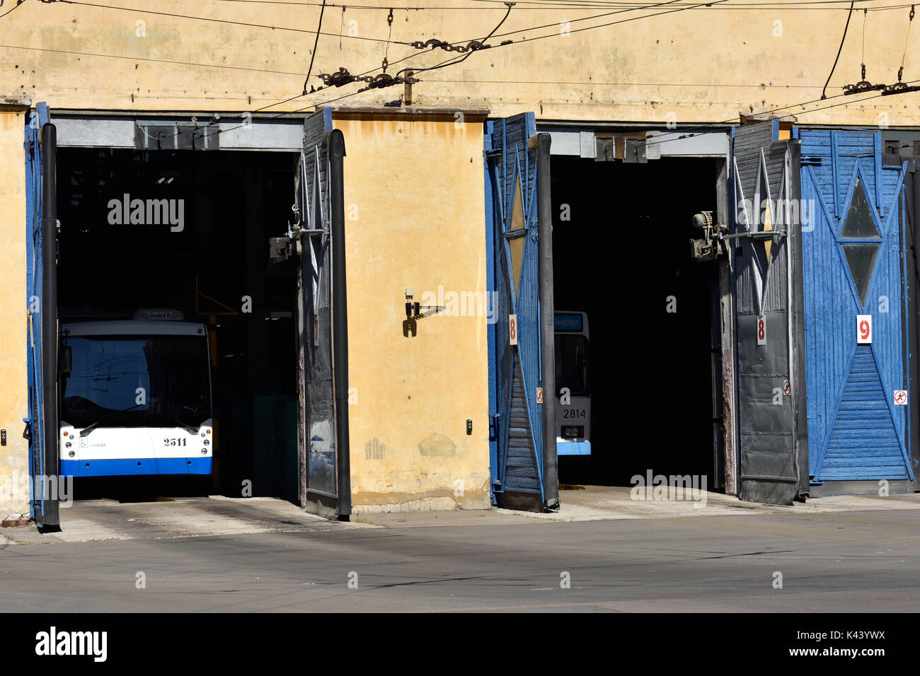 Trolley bus trolleybus hi-res stock photography and images - Alamy
