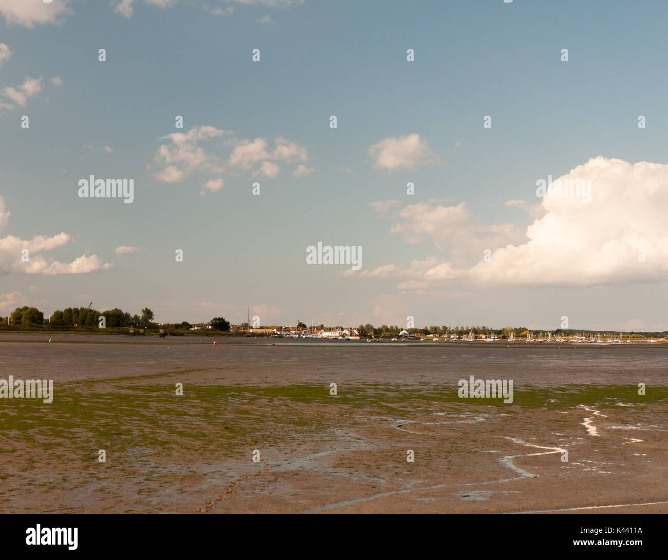 Wet flat mud flats hi-res stock photography and images - Alamy