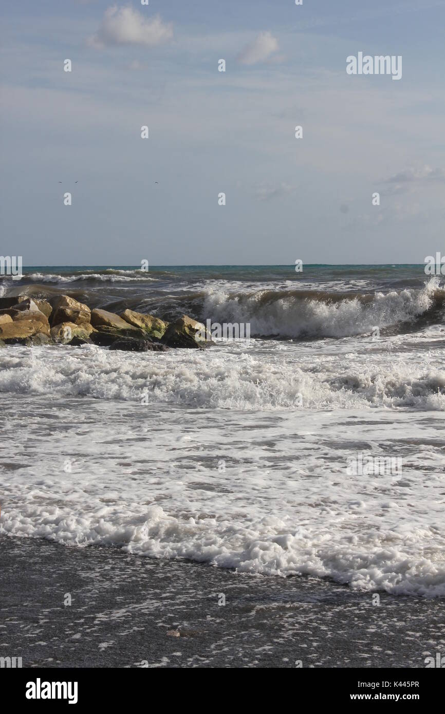Wave smash hi-res stock photography and images - Alamy