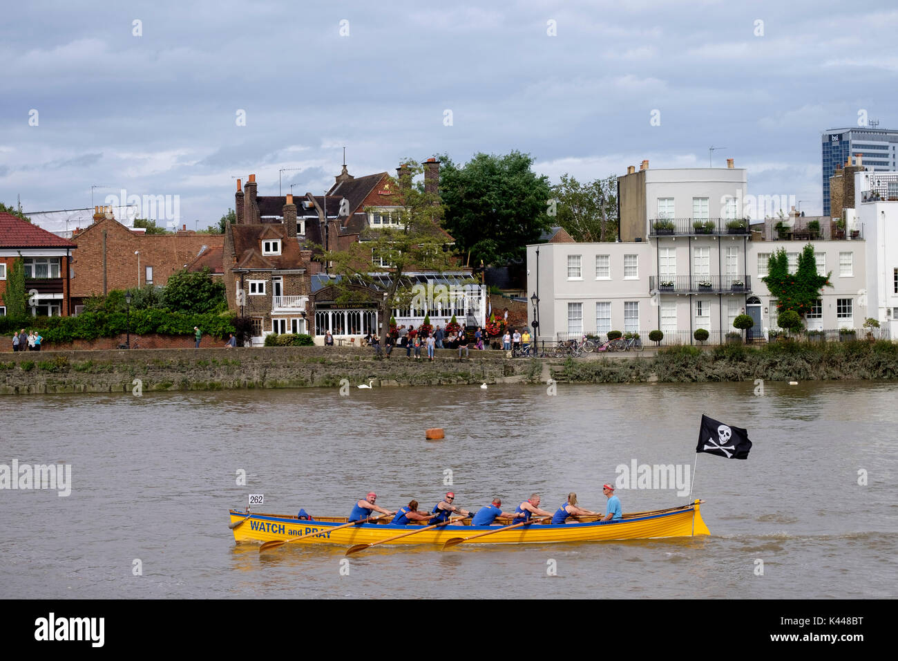 The Great River Race annual event for rowing boats on the River Thames ...