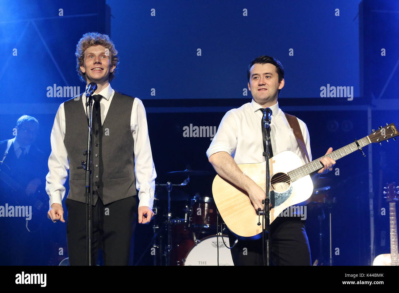 Paul simon 1960s hi-res stock photography and images - Alamy