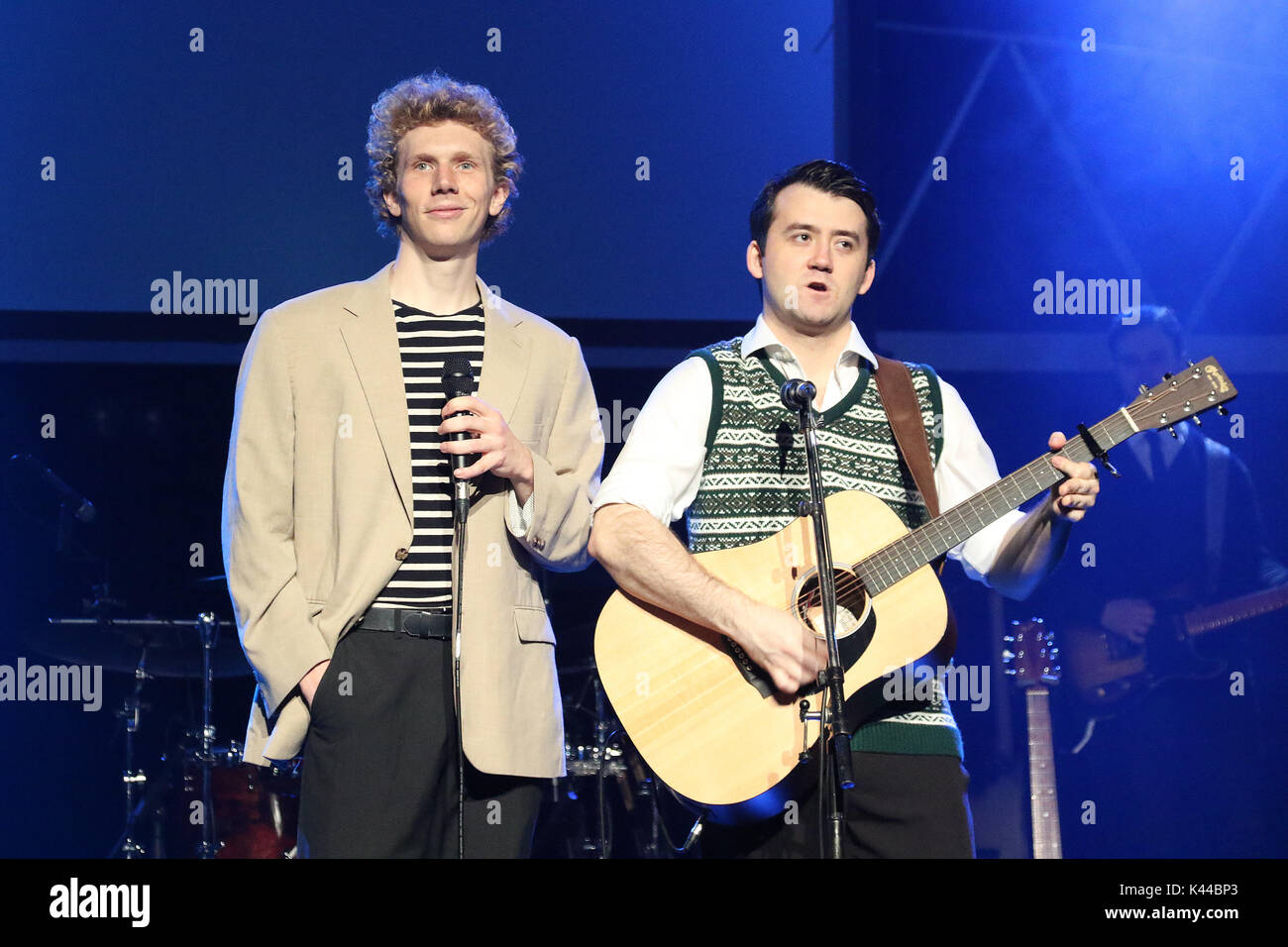 Paul simon 1960s hi-res stock photography and images - Alamy