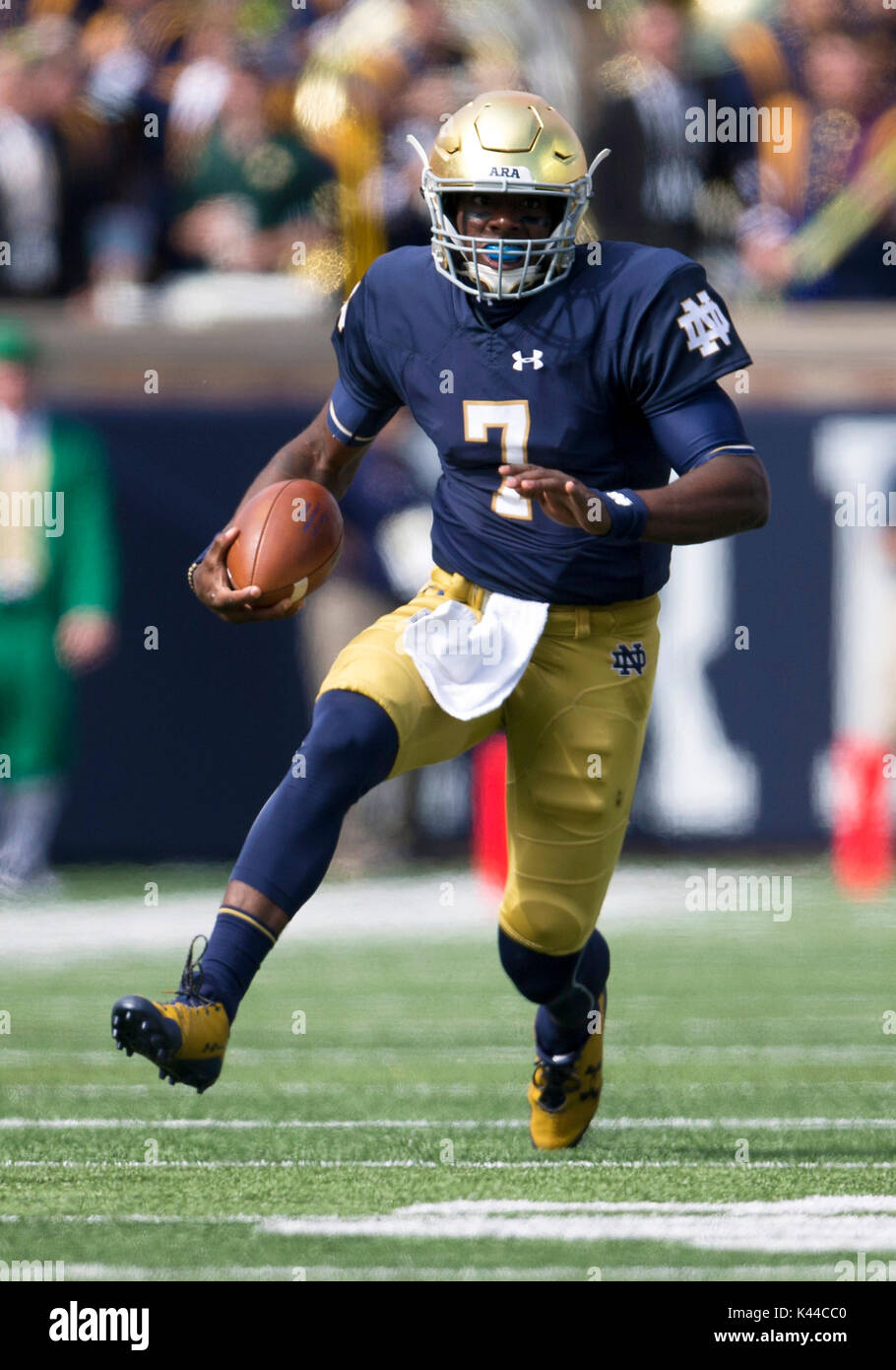 South Bend, Indiana, USA. 02nd Sep, 2017. Notre Dame quarterback ...
