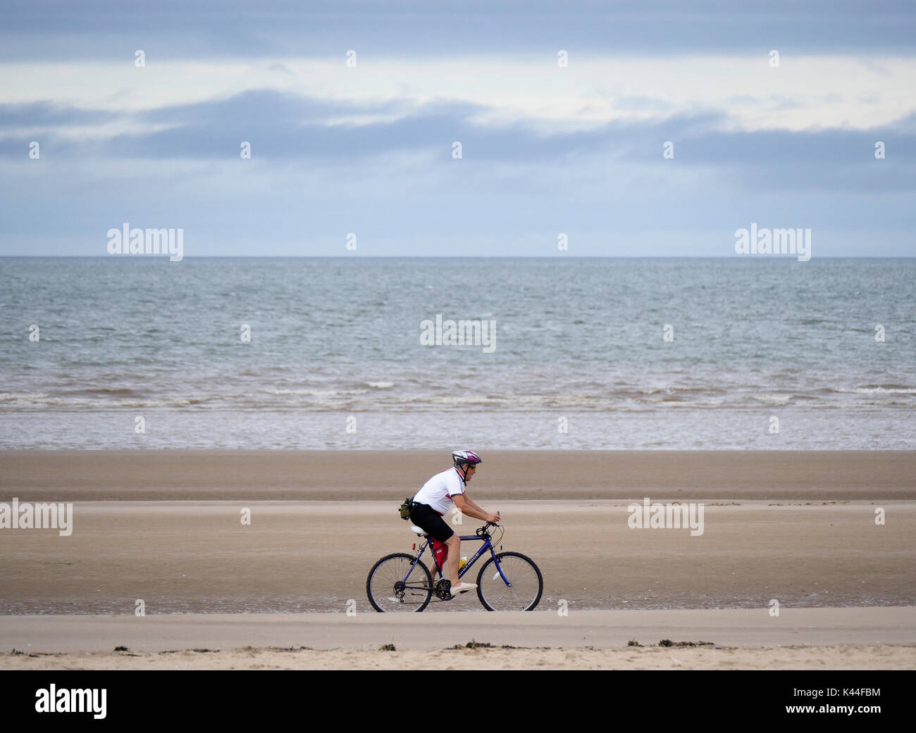 Muggy weather hi-res stock photography and images - Alamy