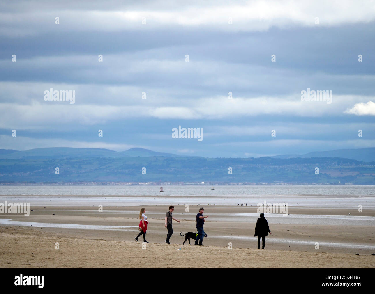 Muggy weather hi-res stock photography and images - Alamy