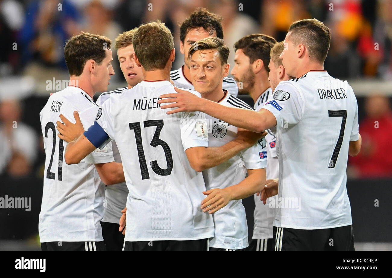 Stuttgart, Germany. 04th Sep, 2017. The German players congratulate ...