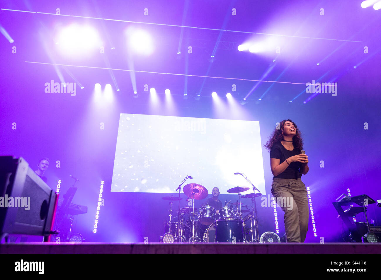 Alessia cara singer hi-res stock photography and images - Alamy