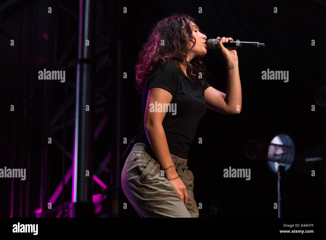 Alessia Cara Where High Resolution Stock Photography and Images - Alamy