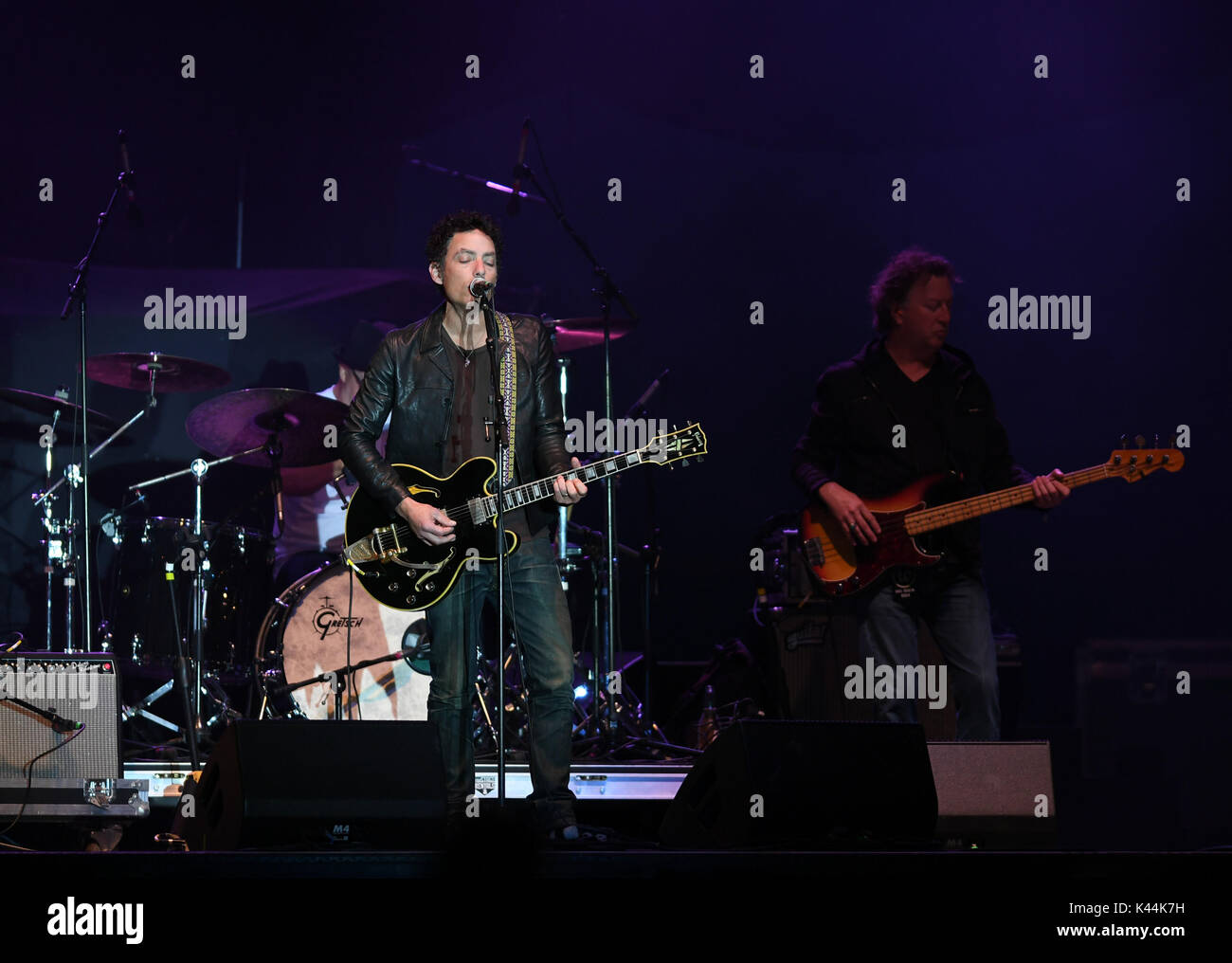 The wallflowers jakob dylan hi-res stock photography and images - Alamy