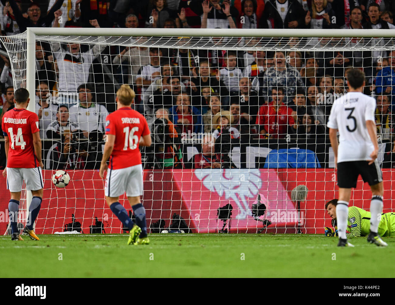 Stuttgart, Germany. 04th Sep, 2017. Germany's Mario Gomez scores 6-0 ...