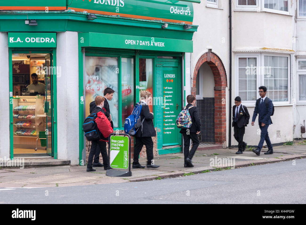 School tuck shop uk hi-res stock photography and images - Alamy