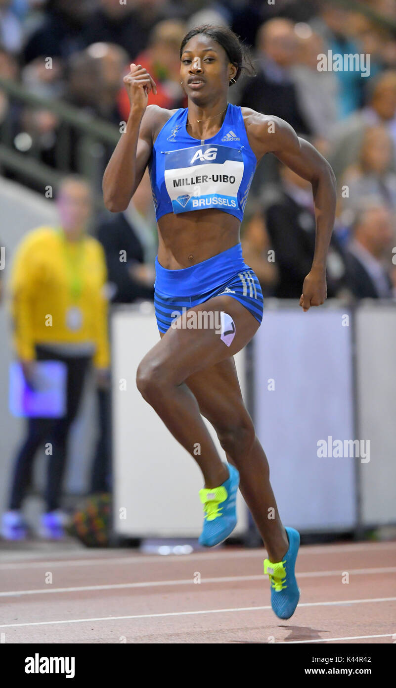 Shaunae Miller-Uibo (BAH) wins the women's 400m in 49.46 during the ...